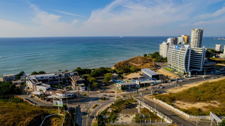 3 Bedroom, Beach Close, Pool, Park. - Manta