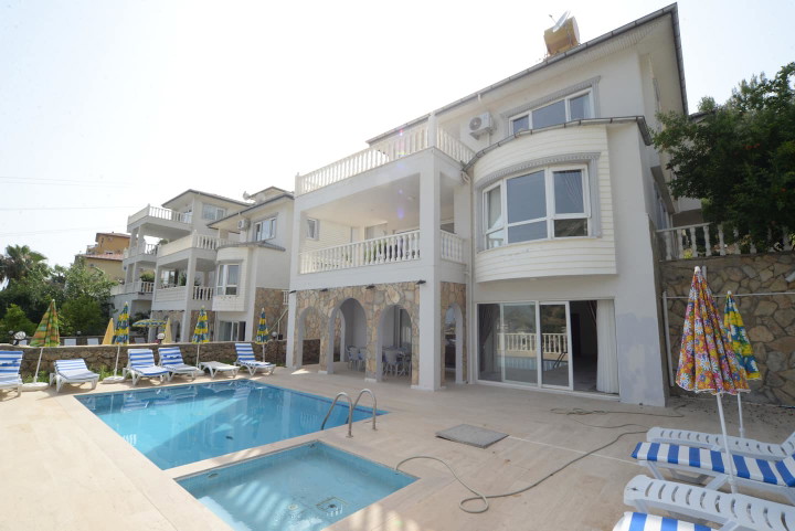 Alanyada Ferah Havuzlu 5+2 Tatil Villası - 알라니아