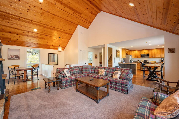 Peaceful Lakefront W/ Fireplace & Views - Deep Creek Lake, MD