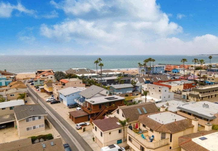 Walk To The Beach! Glimpse Of Beach View+firepit - Ventura, CA