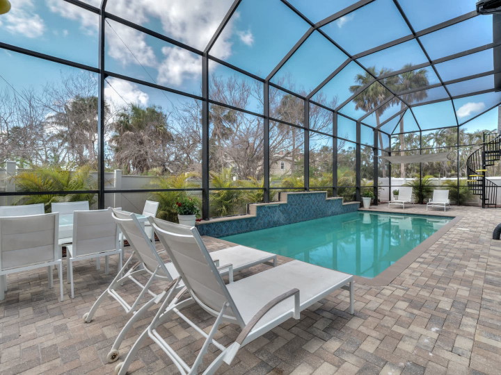 Island Tuckaway - Beach 1 Block - Poolside - Fort Myers Beach, FL