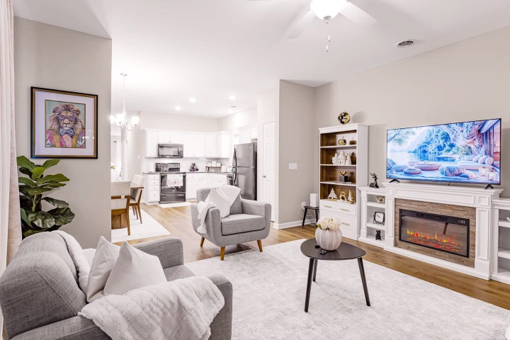 Upscale Glamour Retreat  Beautiful & Cozy - Newark, DE