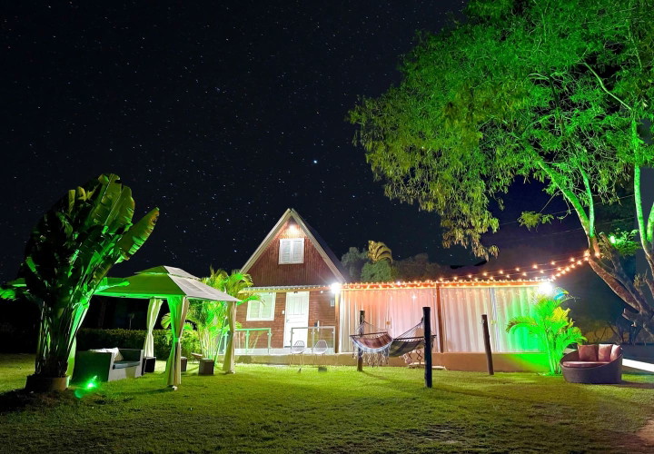 Show Cabin Pool/lagoon - Tomorrowland - Itu