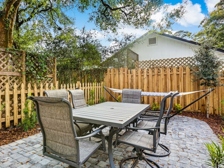 Lazy Hammock On Tybee, Heated Pool Access - Tybee Island, GA