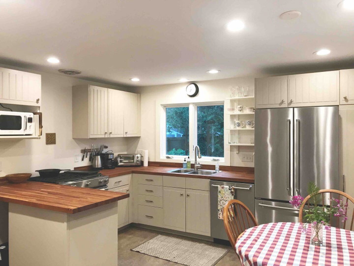 Cute And Cozy Burlington Bungalow-pet Friendly - Burlington, VT
