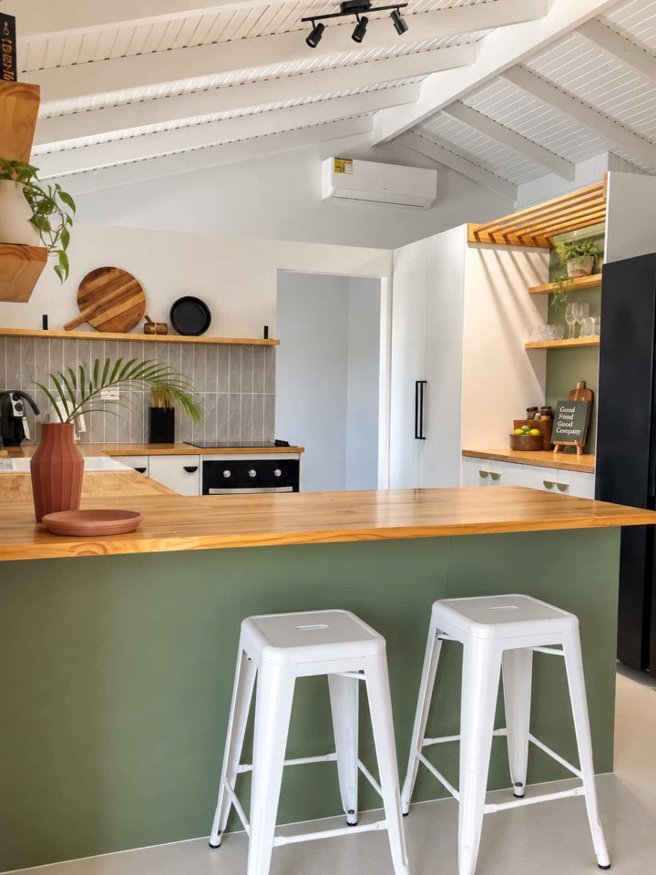 The Bundy Broadway | Pool King Beds Sleeps 6 - Bundaberg Central