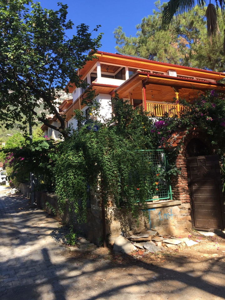 Akyakada1+1 Daire Li̇mon Renklice Apartevler - Akyaka