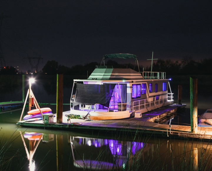Houseboat+sauna+fireplace+ac+best Fishing Spot - Discovery Bay, CA