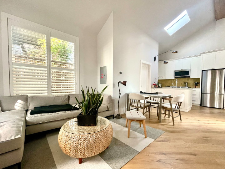 Stylish, Quiet, Modern Carriage House Apartment - San Francisco, CA
