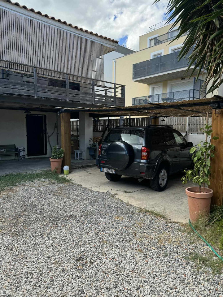 Chambre Dans Résidence Principale  Avec Parking - Sète