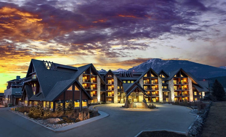 Family Mountain Getaway - Pool Hot Tub Near Dt - Alberta