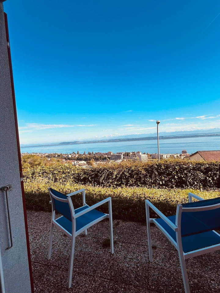Vue Lac Suites Indépendantes Et Terrasses Privées - Neuchâtel