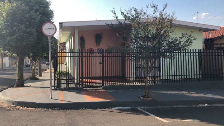 Casa Colorida E Aconchegante Próxima à Catedral - Assis