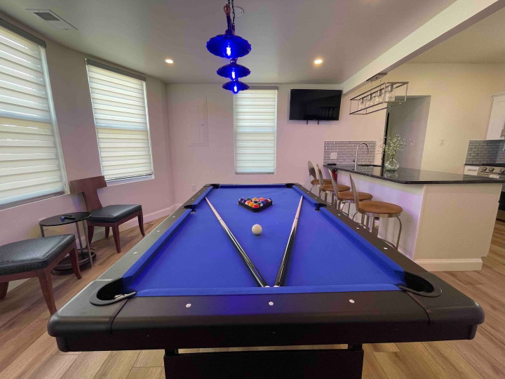 Cadillac Blue House | Luxury + Pool Table - Atlantic City, NJ