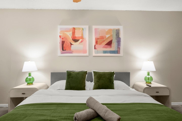 Modern Austin Stay  King Bed, 5 Miles To Downtown - Austin, TX