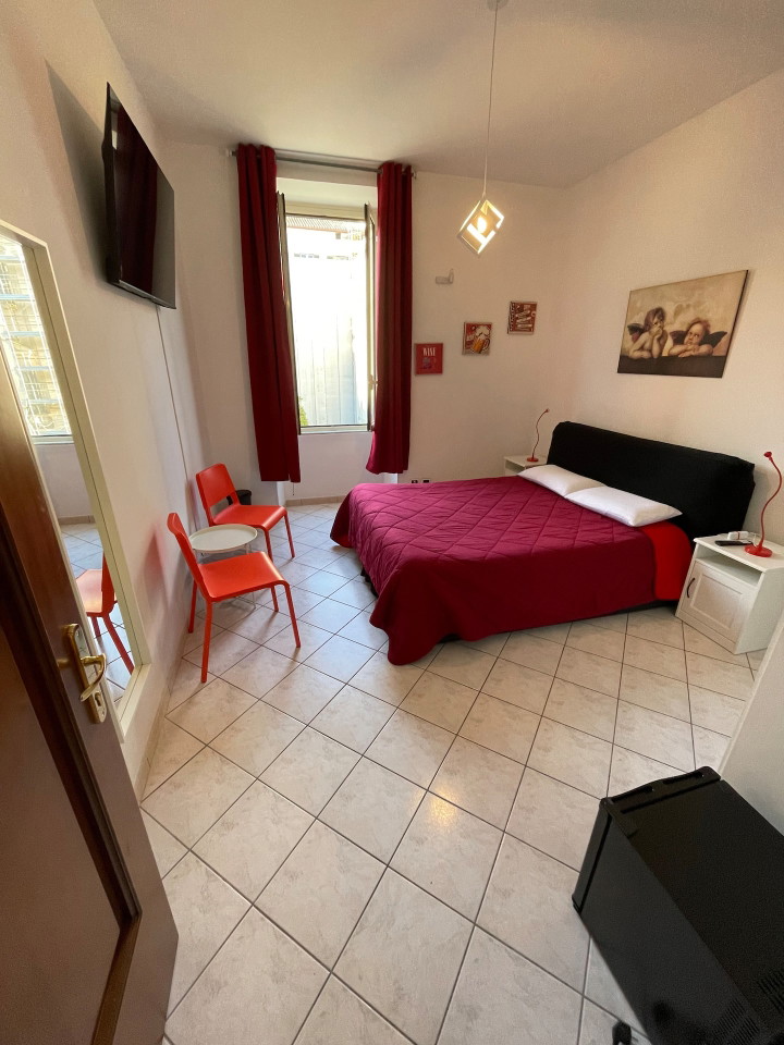 Big Colorful Room In Rome Center - Rome