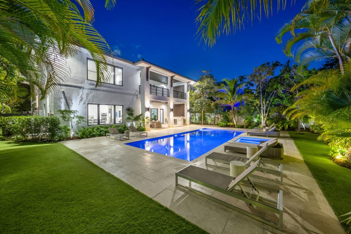 Brand New Villa With Pool/jacuzzi/gameroom - Doral, FL