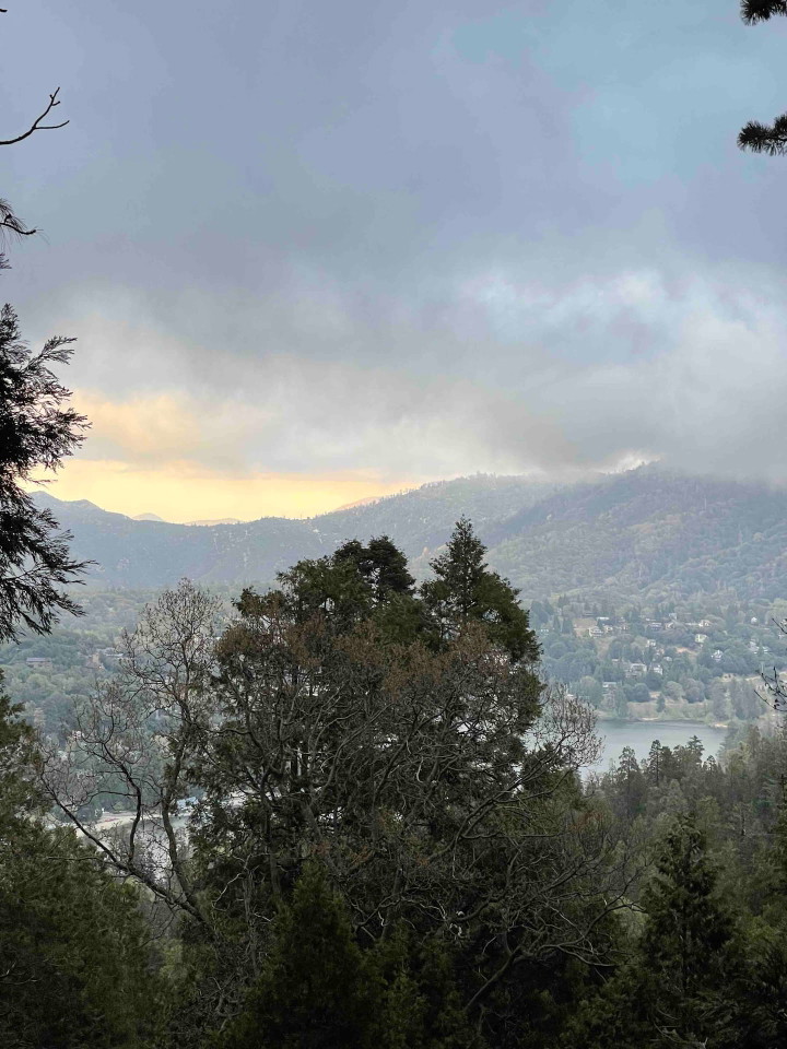 Relax On Deck With Lake, Mountain And Forest View - Crestline, CA
