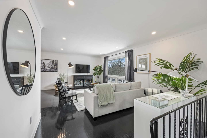 Modern Bungalow With Outdoor Space! - Kingston