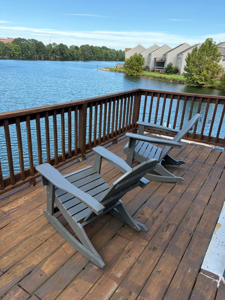 Luxury Lakefront Townhome - Hampton, VA