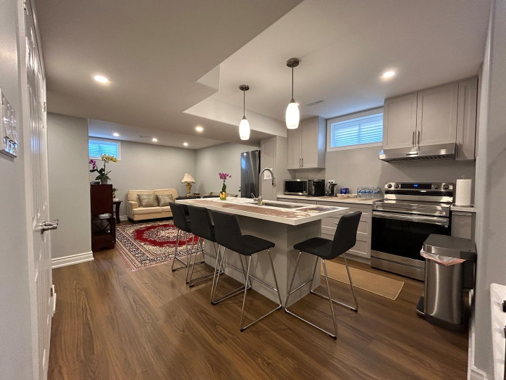Luxury & Cozy 3 Bedrooms Entire Basement - Markham