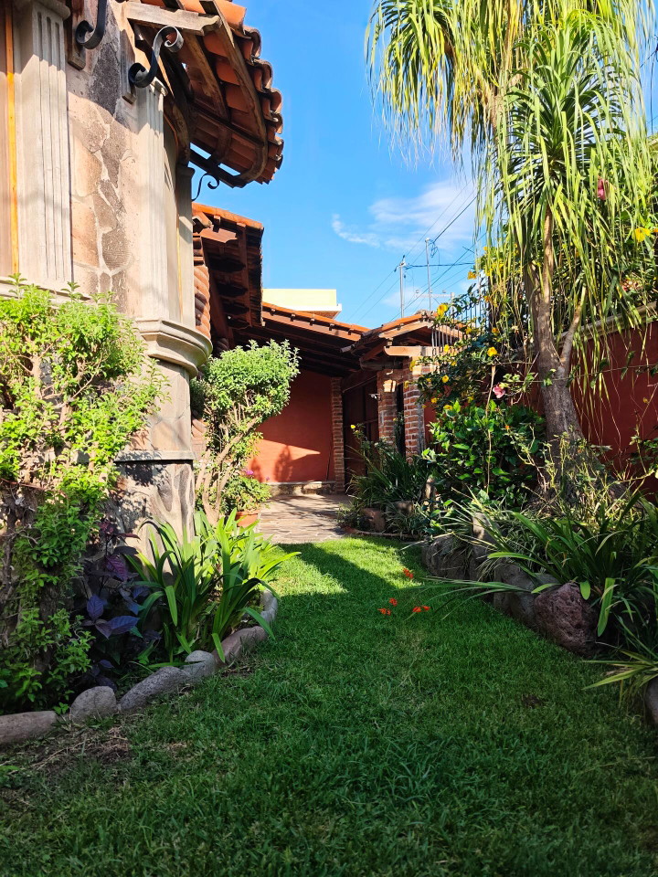 Nice Rustic House, Very Spacious Cabin Type - Ajijic