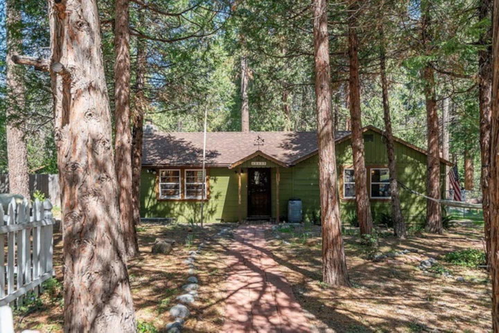Cozy Cottage Under The Pines. With Hot Tub - Idyllwild-Pine Cove, CA