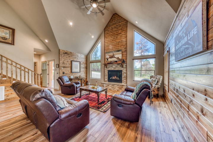 The Lone Star Lodge | Indoor + Outdoor Fireplaces! - Ruidoso, NM