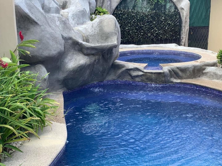 Villa 8 Rooms A/c Pool. Jacuzzi Additional - San José
