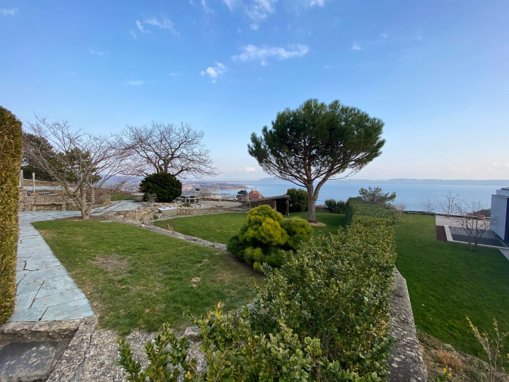 Exceptionnel Studio Privé Avec Vue Sur Le Lac - Neuchâtel