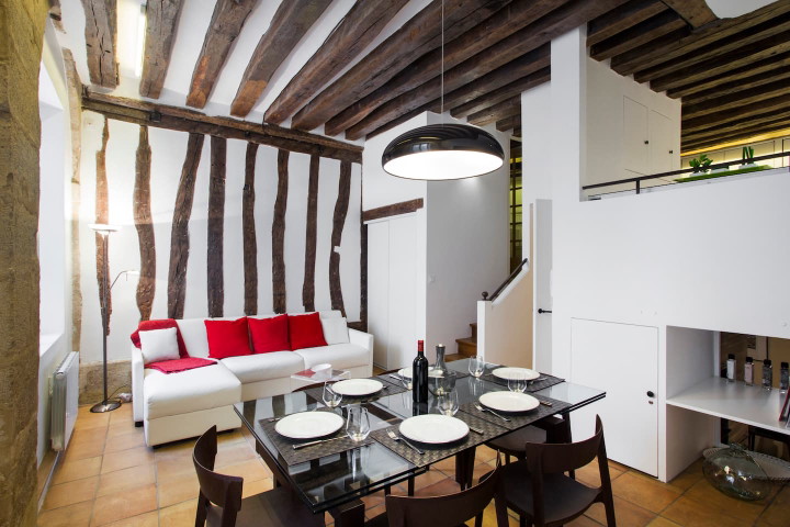 Logement Paisible Sur La Place Des Vosges (Marais) - Paris