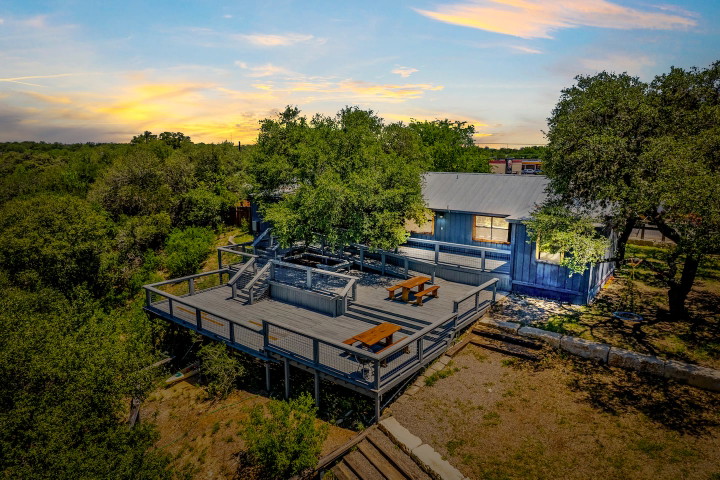 Bandera Box Guesthouse - Bandera, TX