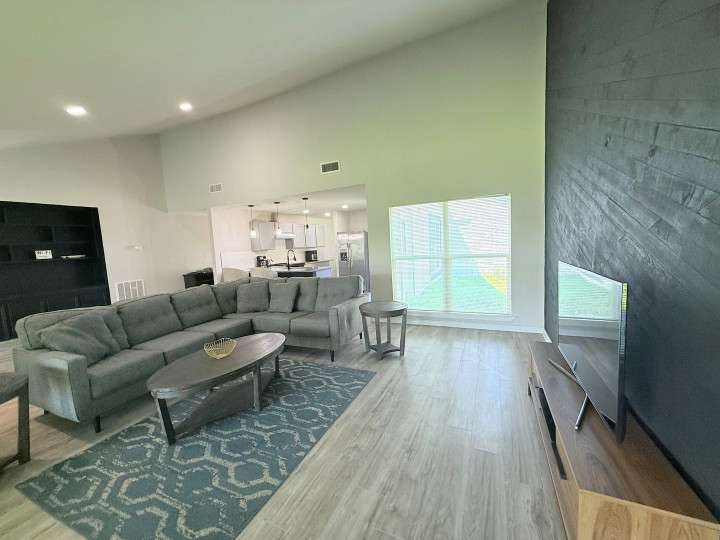 Cozy Home With Open Living & Large Patio - Sugar Land, TX