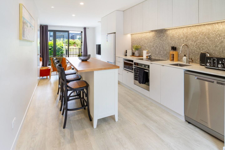 Polished Urban Stay Near Christchurchs Best Spots - Christchurch