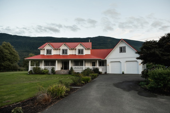 Blue Acre Garage Loft - Chilliwack