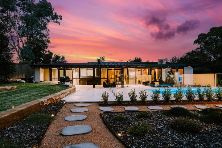 Moonlight At Mudgeechic Soirées & Private Cinema - Australia