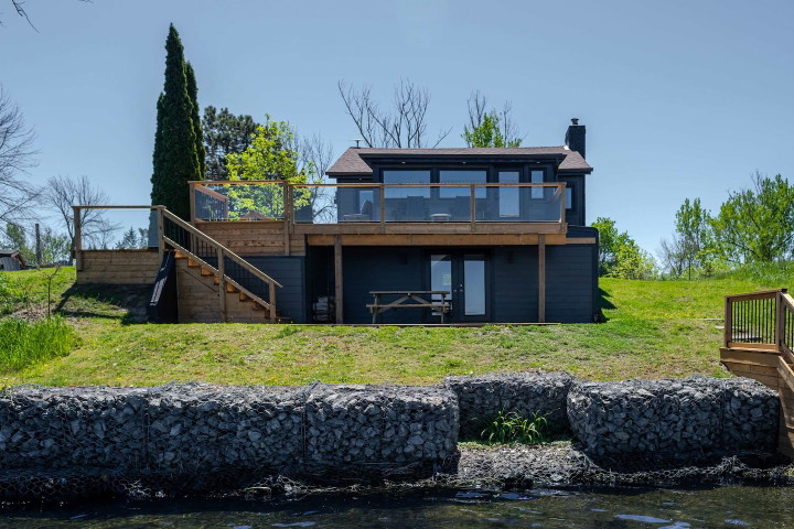 Narrows Nook - Prince Edward County Waterfront - Napanee
