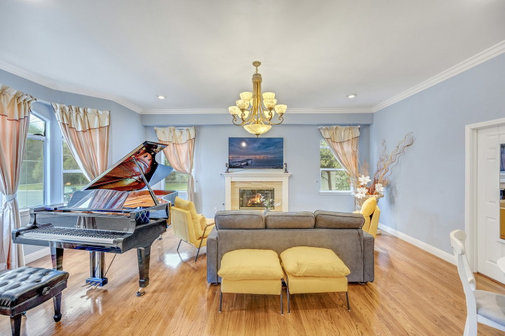 Spacious Pasadena Home | Near Cal Tech & Old Town - Altadena, CA