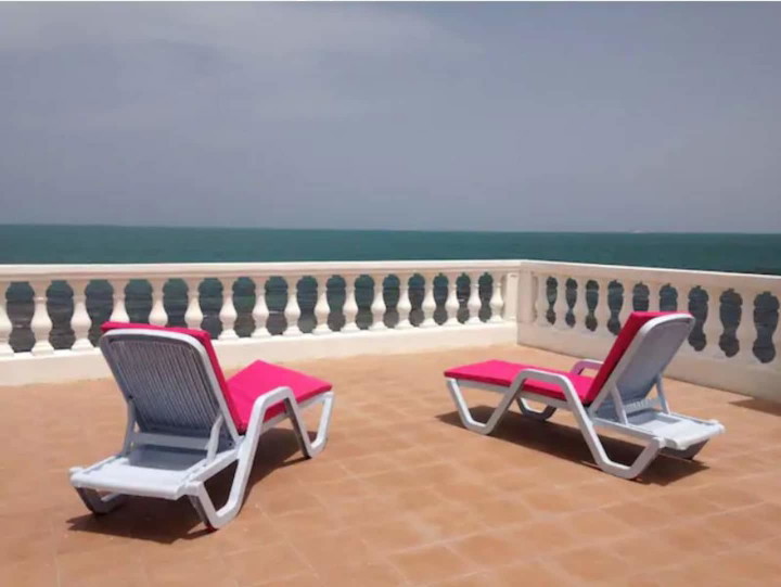 - Dans Une Villa En Front De Mer Marsa Corniche - Sidi Bou Saïd