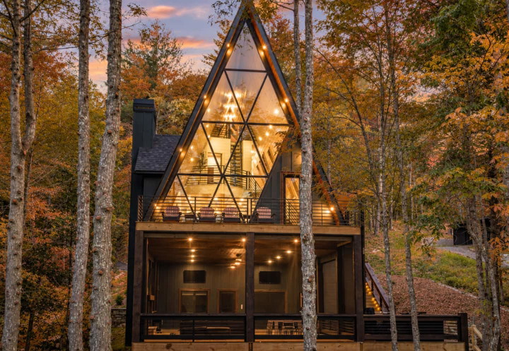 A-list Lodge: Private Creek Accesshottubfirepit - United States