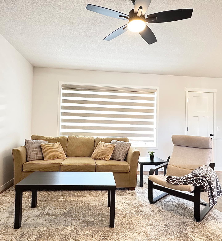 New Home | Quick Hwy Access | Quiet Community - Cochrane