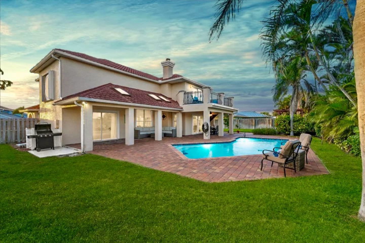 Beachy Places, Hot Tub, Pool, Beach - Melbourne Beach, FL
