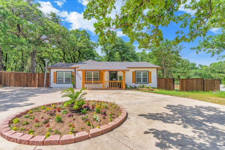 Sweet Magnolia Stay
Keene, Tx - Joshua, TX