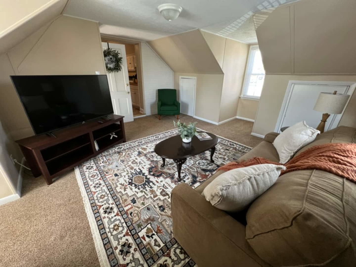Lynchburg Apartment: Convenient Urban Escape - Lynchburg, VA