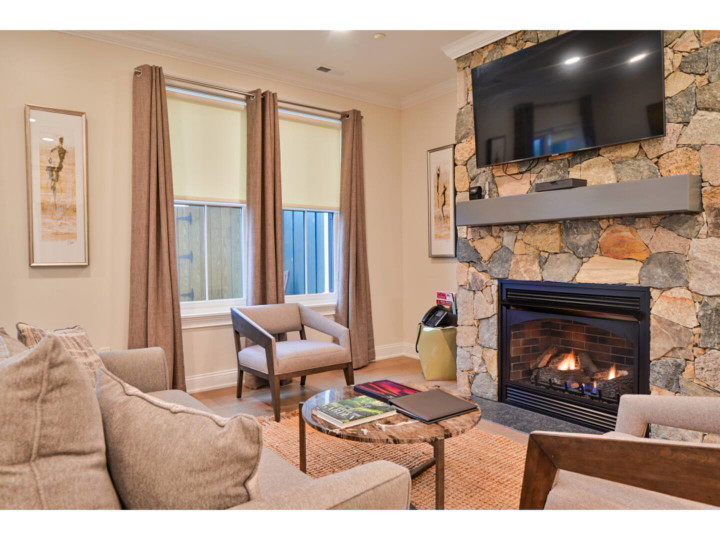 Luxe 1br Suite | Unique Culinary + Adventures - Rhode Island