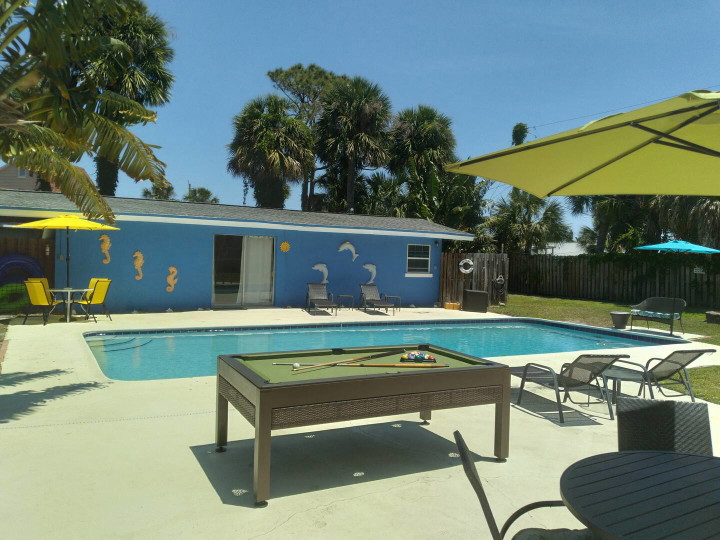 The Sunsplash Getaway Pool House - Melbourne Beach, FL