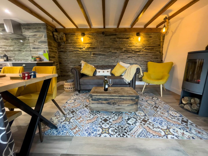 Cosy Cottage Nestled In The Treetops. - United Kingdom