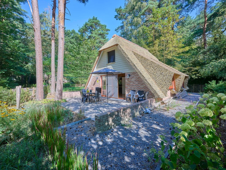Maison Au Toit De Chaume Au Cœur De La Nature - Lanaken