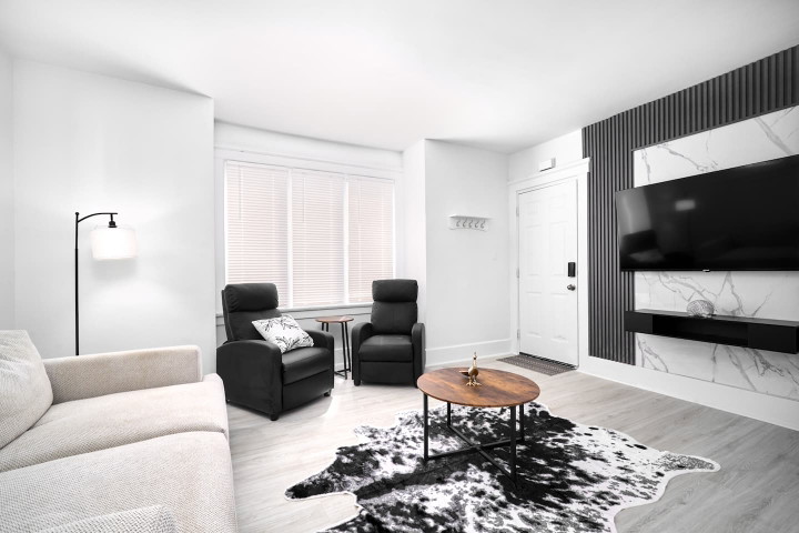Newly Renovated 3 Bedroom Unit - Windsor, ON, Canada