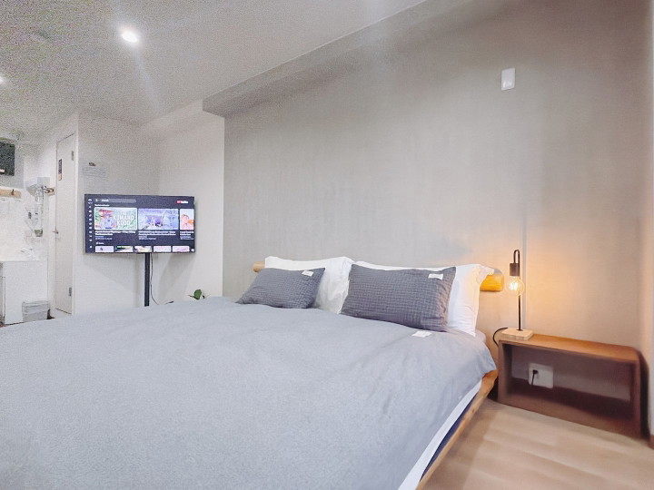 Sanbei Tsutenkaku / 5-minute Walk To Ebisucho Subway Station / Lift / Shinsekai, Don Quixote Lifestyle Area, King Bed Apartment. - Osaka